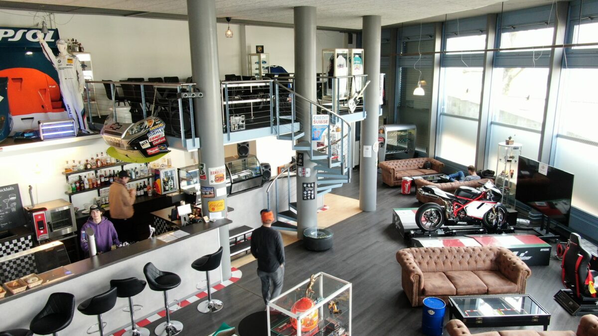 SIM RACE CAFE - Qubic System Simulator