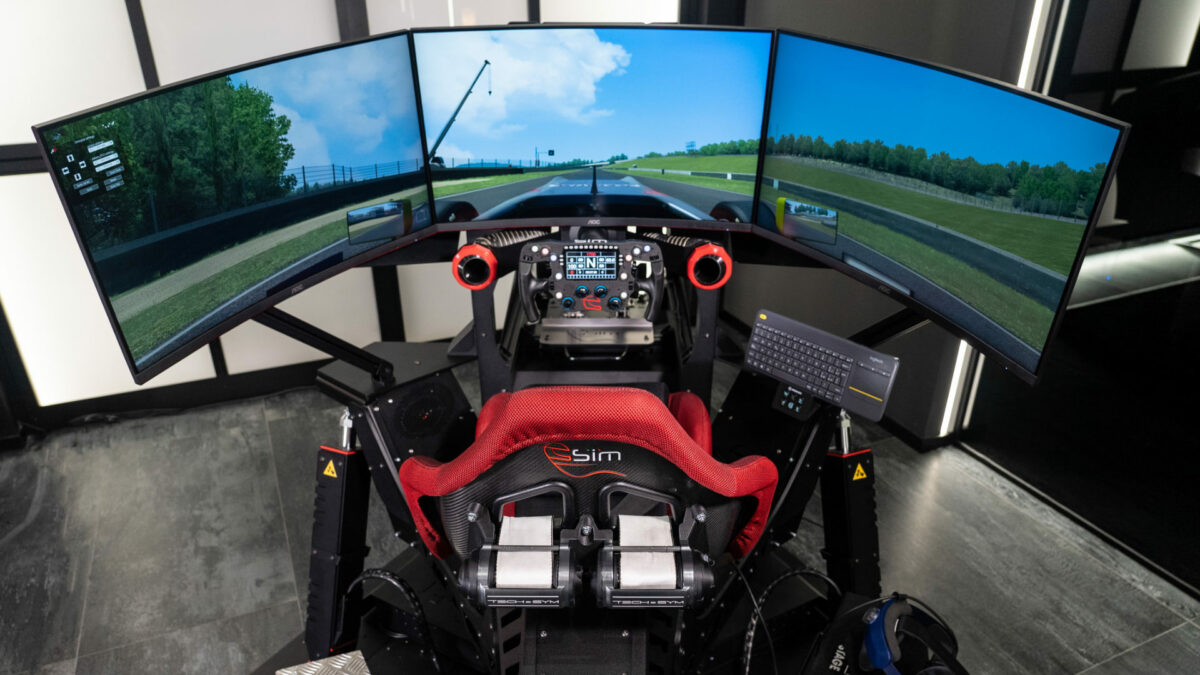 Sim Maranello built their new RST 6DoF racing simulator - Qubic System ...